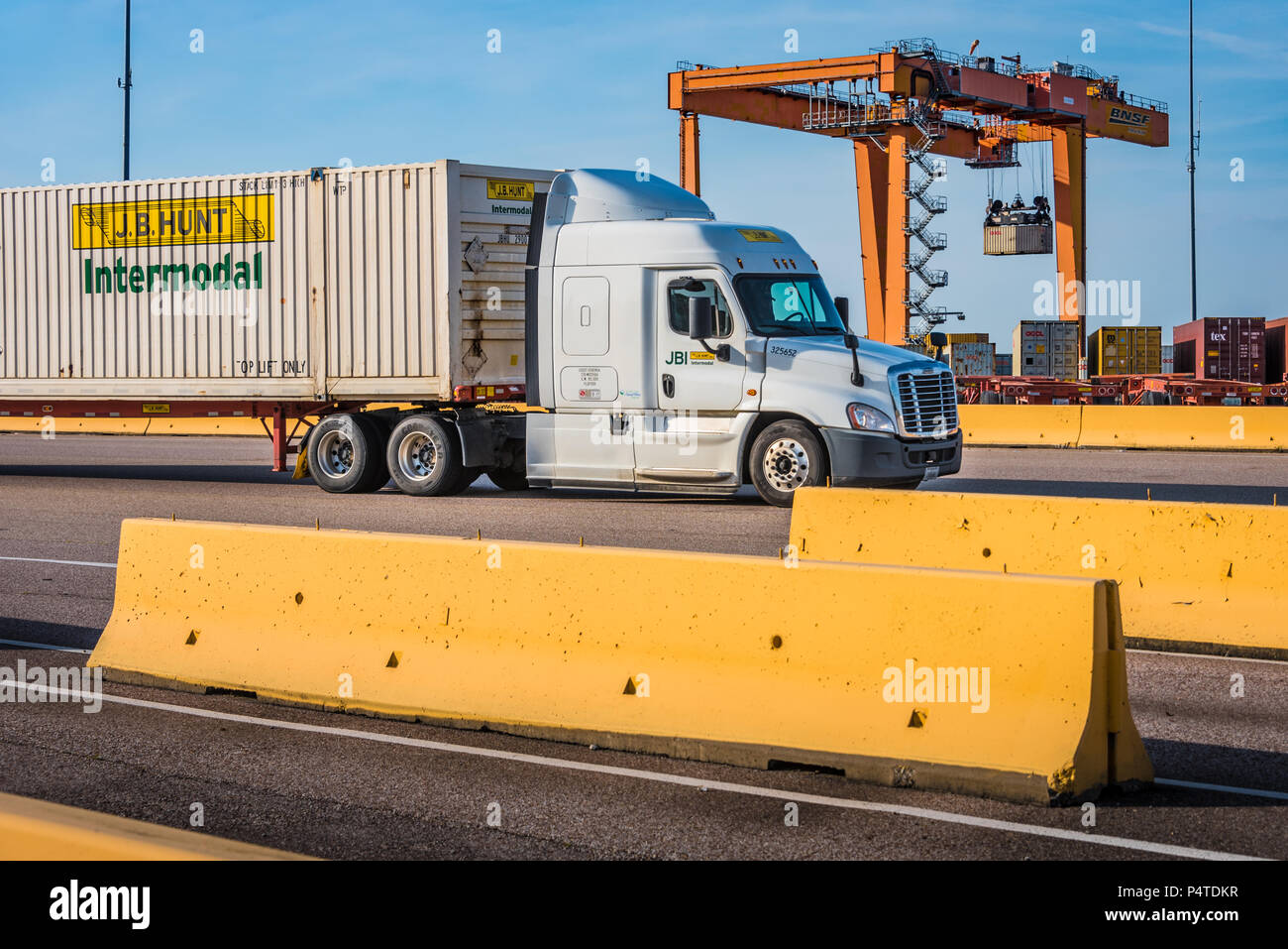 Intermodal transportation immagini e fotografie stock ad alta ...