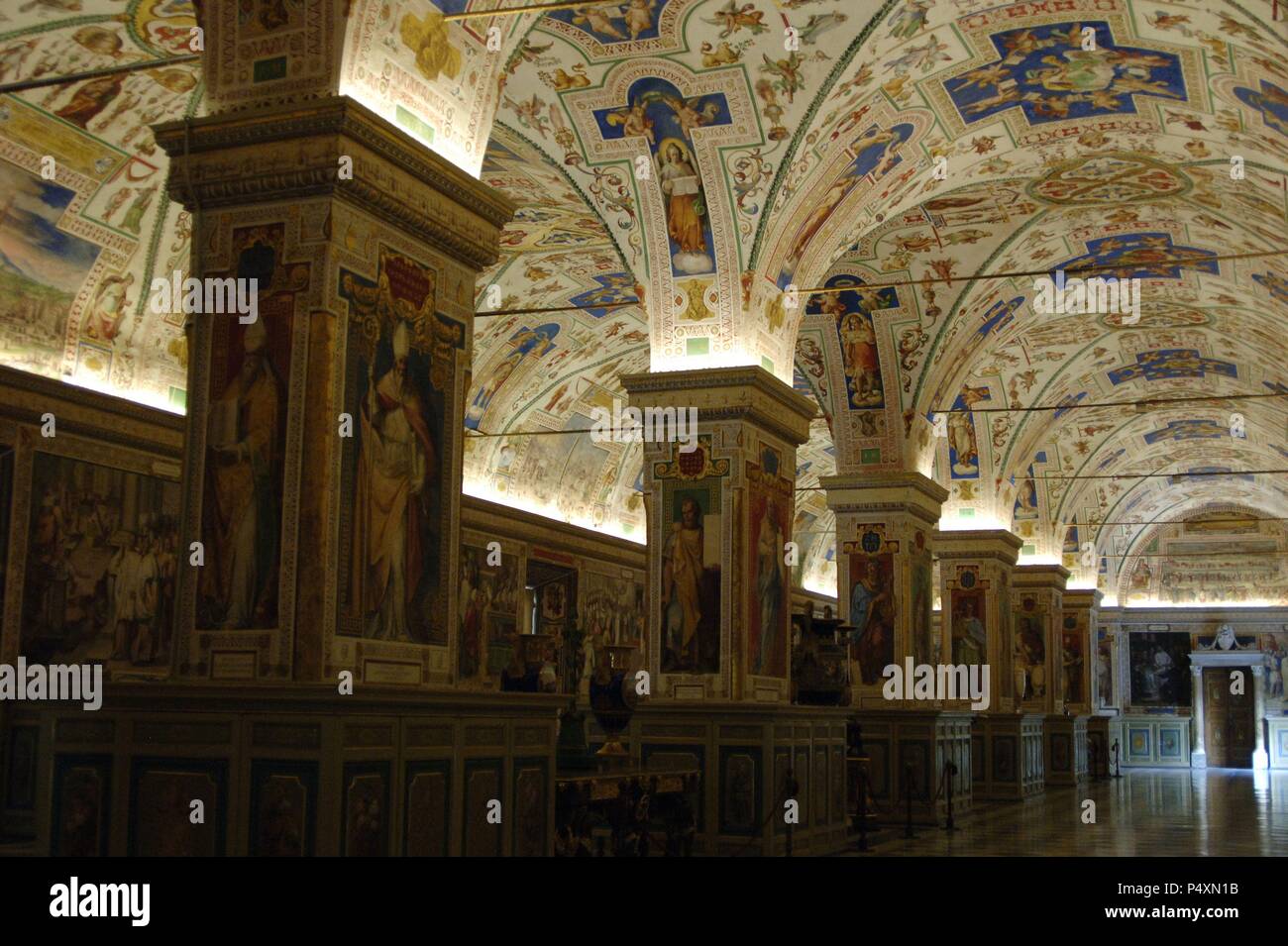 Biblioteca apostolica vaticana interno immagini e fotografie stock ad alta risoluzione - Alamy