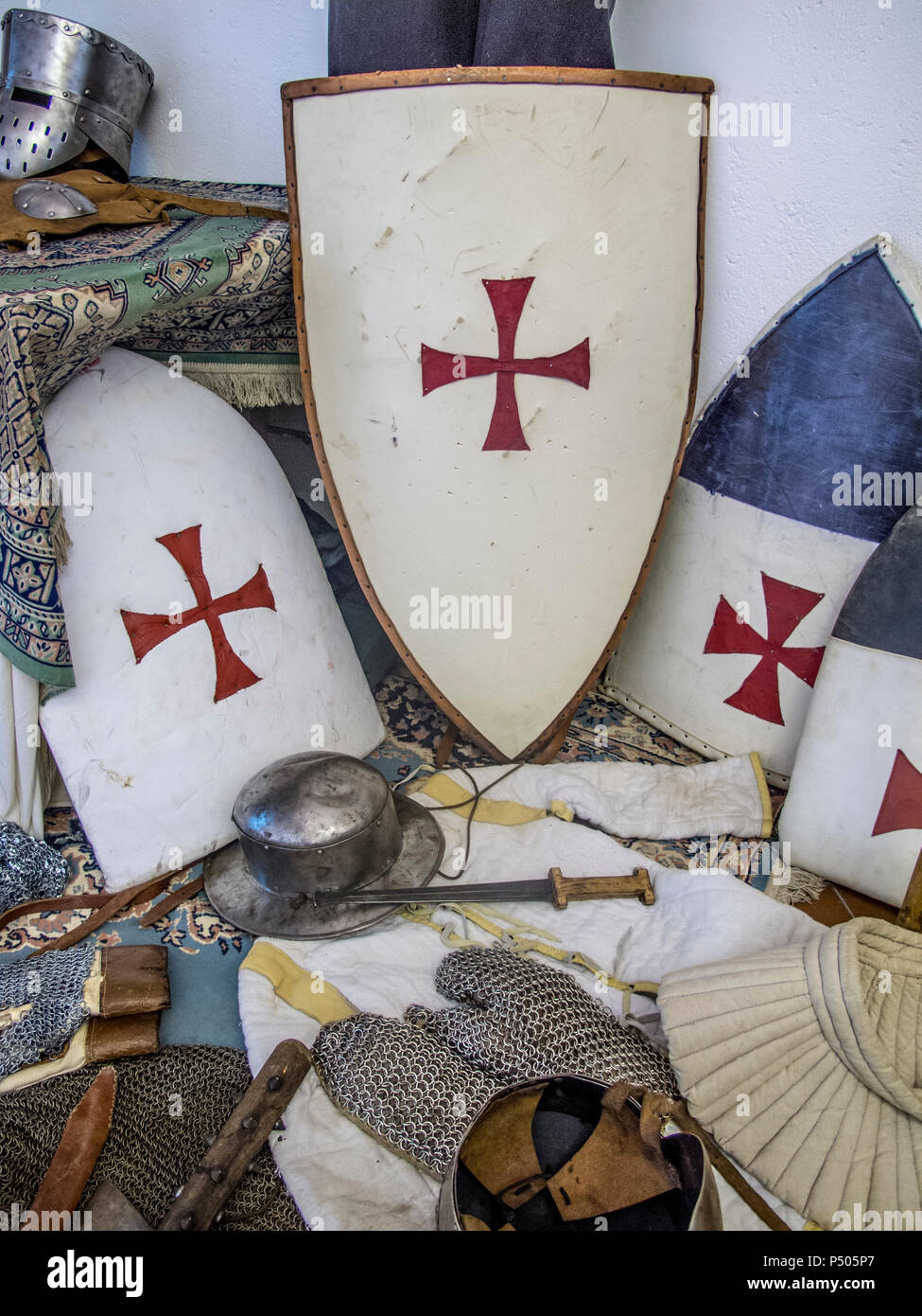 Combattimenti medievali immagini e fotografie stock ad alta risoluzione ...