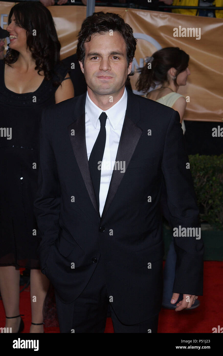 Mark Ruffalo arrivando al 10TH ANNUAL Screen Actors Guild AWARDS 2004 ...