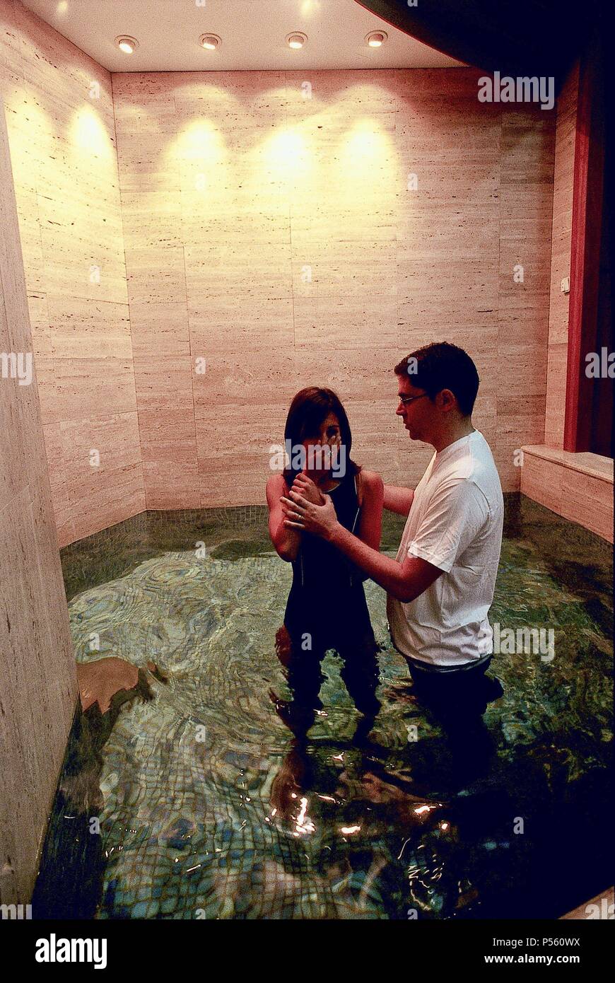 Battesimo a immersione immagini e fotografie stock ad alta risoluzione ...