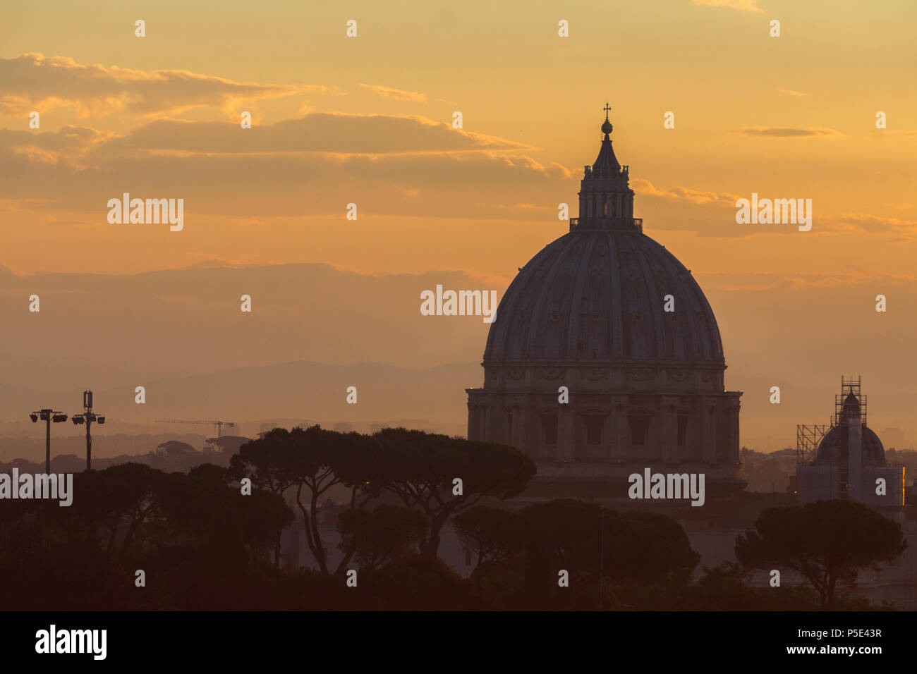 Alba a roma immagini e fotografie stock ad alta risoluzione - Alamy
