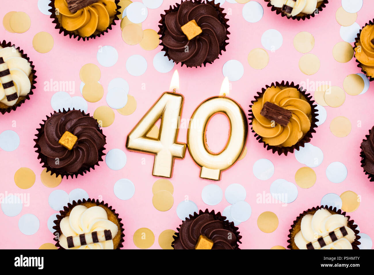 40th birthday cake immagini e fotografie stock ad alta risoluzione - Alamy