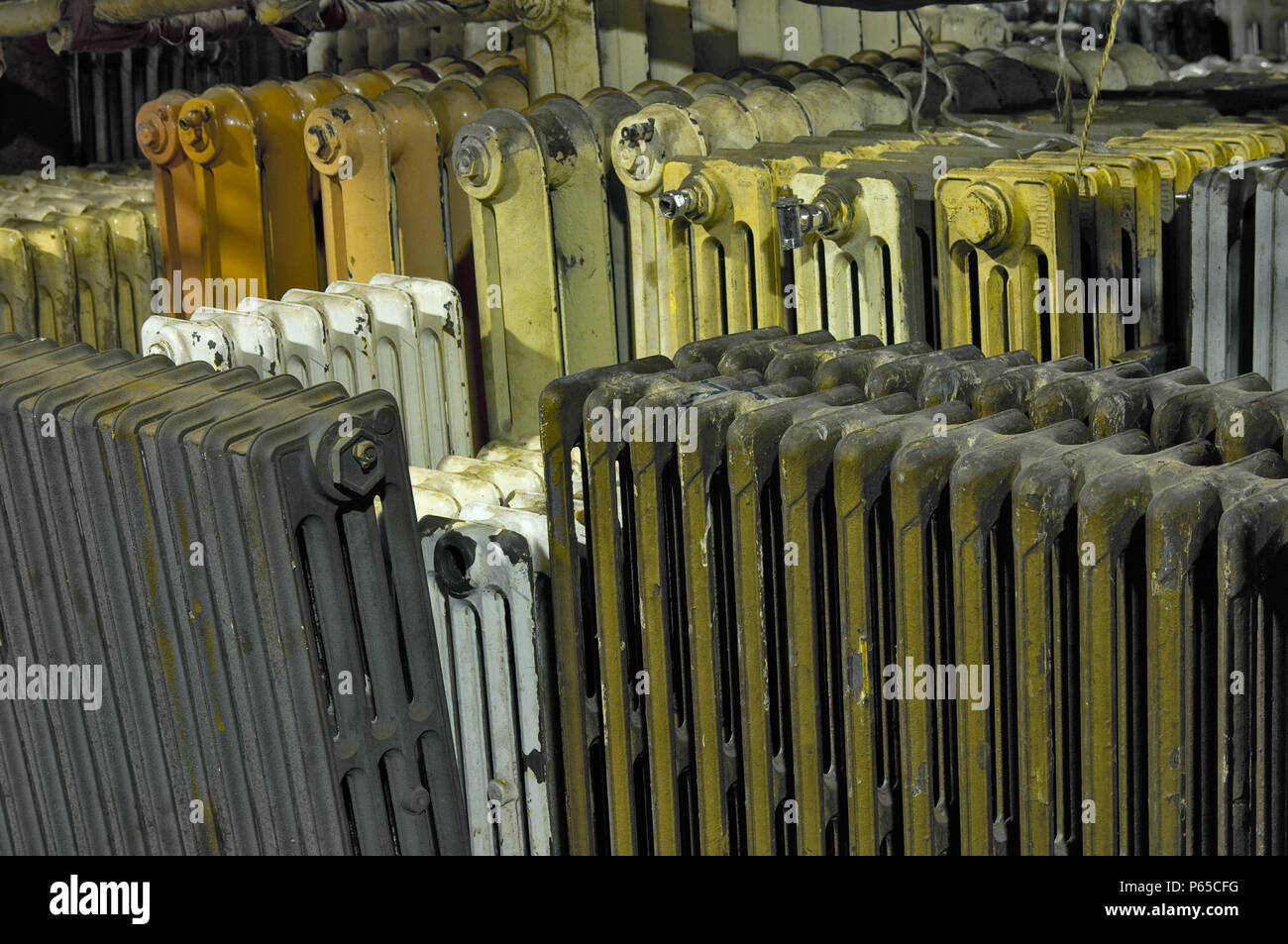 Radiatori in ghisa immagini e fotografie stock ad alta risoluzione - Alamy