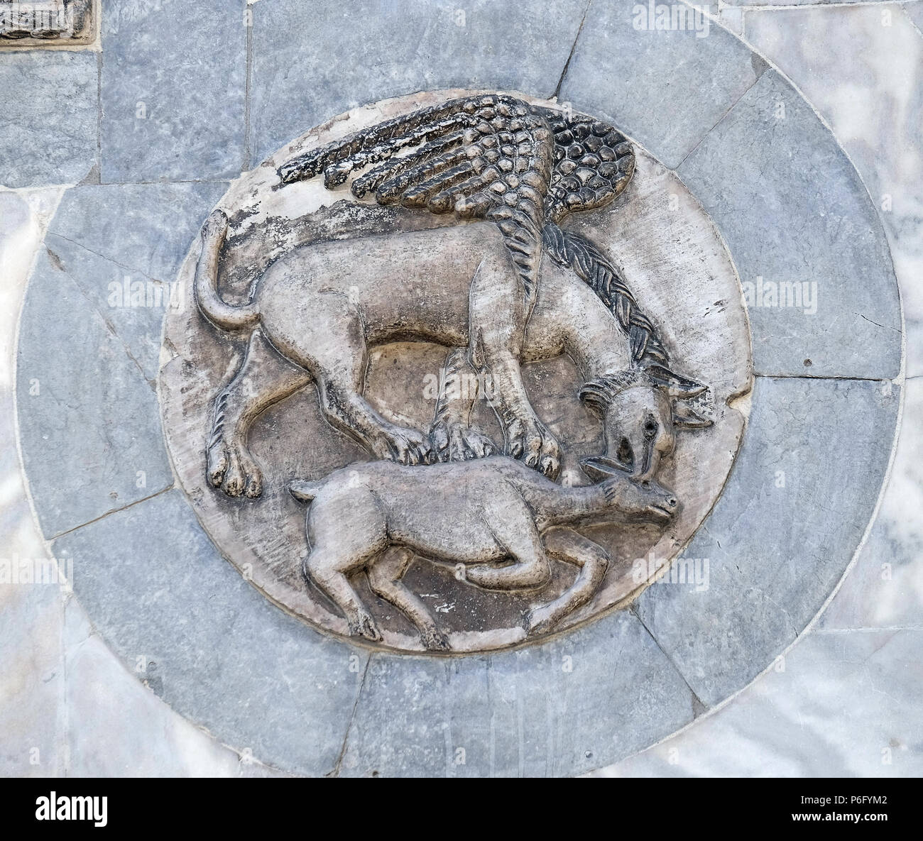 Pannello di rilievo di origine bizantina che mostra un mitico grifone ...