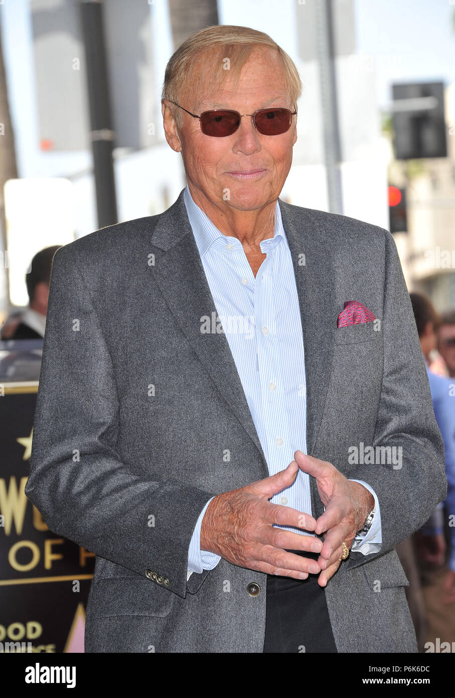 Adam West Adam West, per i suoi 50 anni in biz onorato con una stella ...