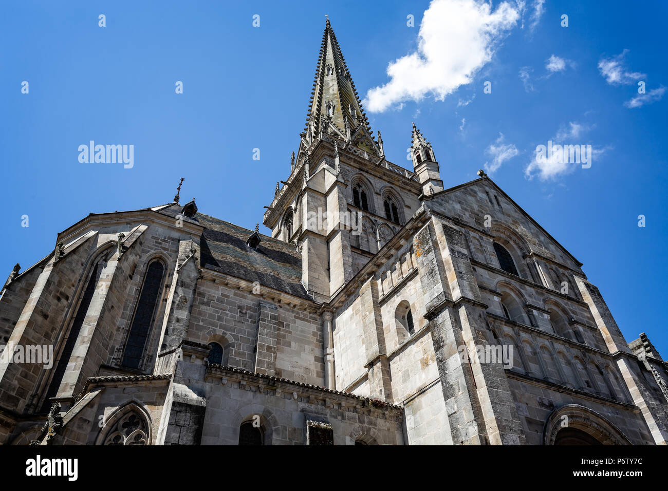 Guglia della cattedrale di autun immagini e fotografie stock ad alta ...