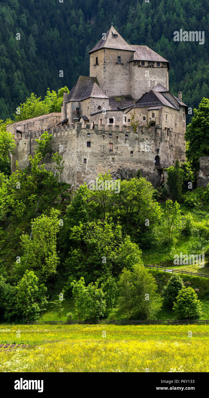 Castel tasso immagini e fotografie stock ad alta risoluzione - Alamy