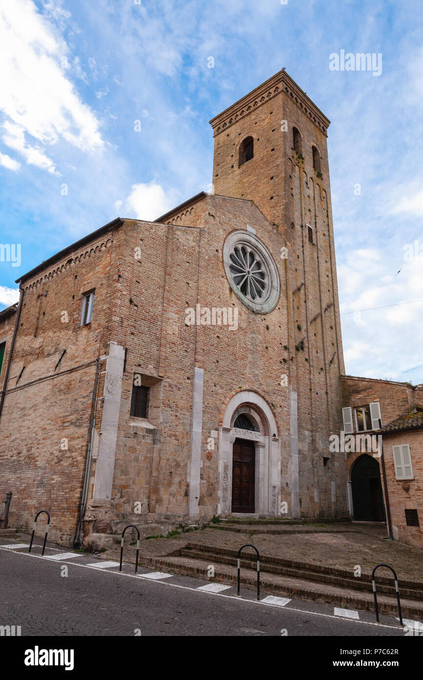 Fermo ingresso della chiesa immagini e fotografie stock ad alta ...