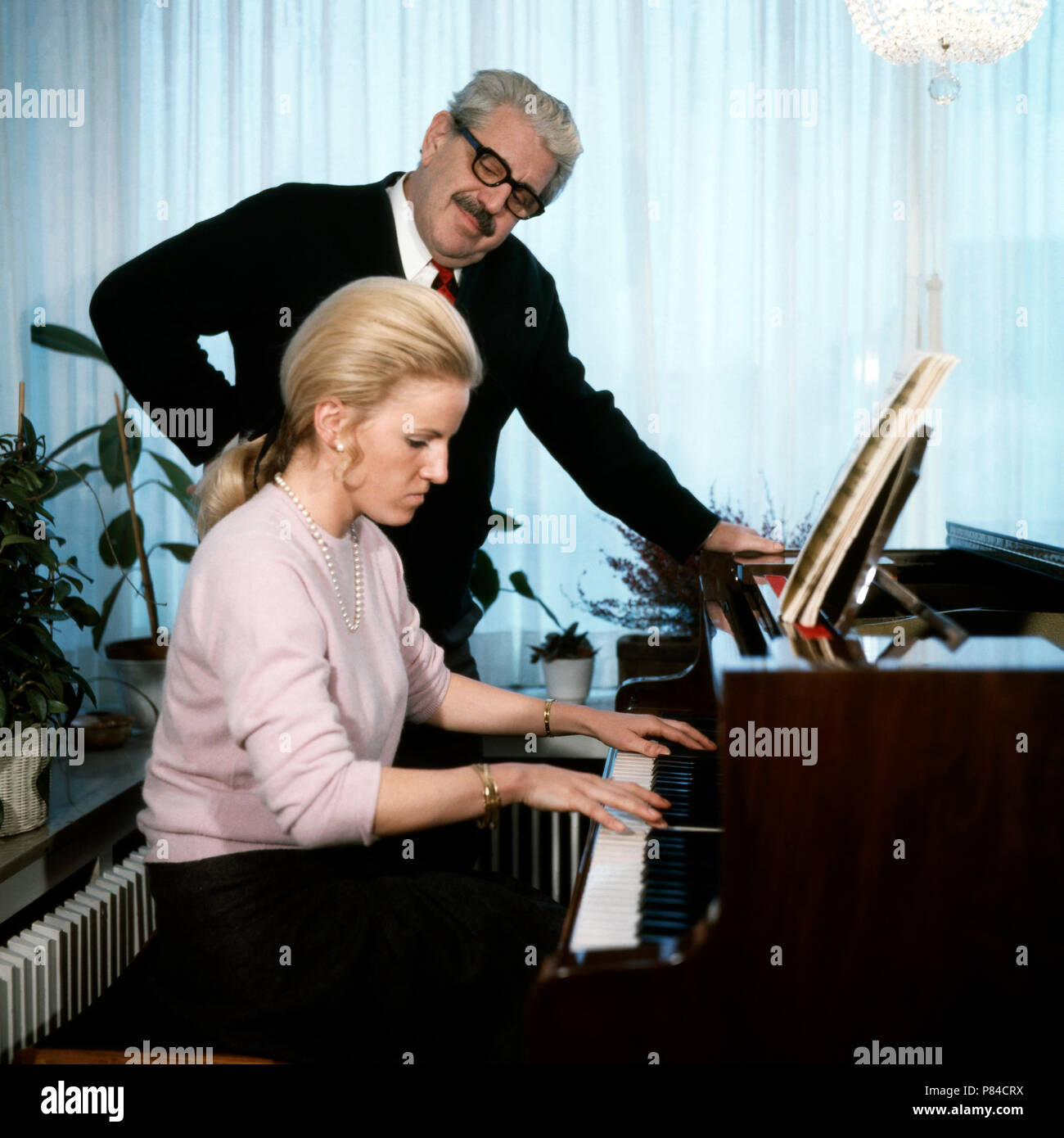 Kolsche jung immagini e fotografie stock ad alta risoluzione - Alamy Kolsche jung immagini e fotografie stock ad alta risoluzione - Alamy