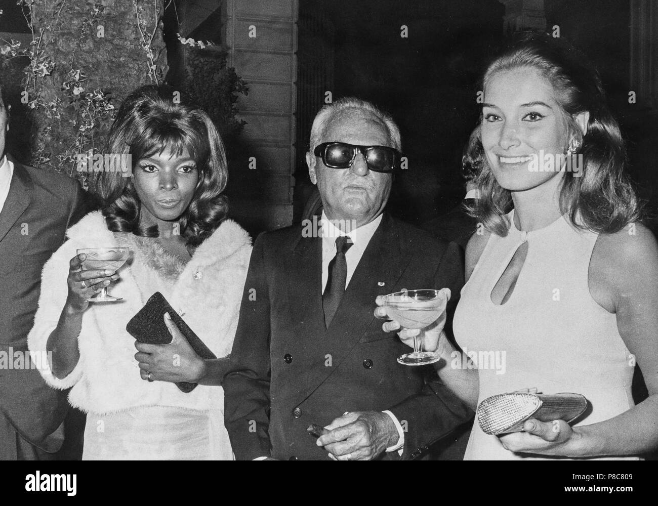 Actresses sixties immagini e fotografie stock ad alta risoluzione - Alamy