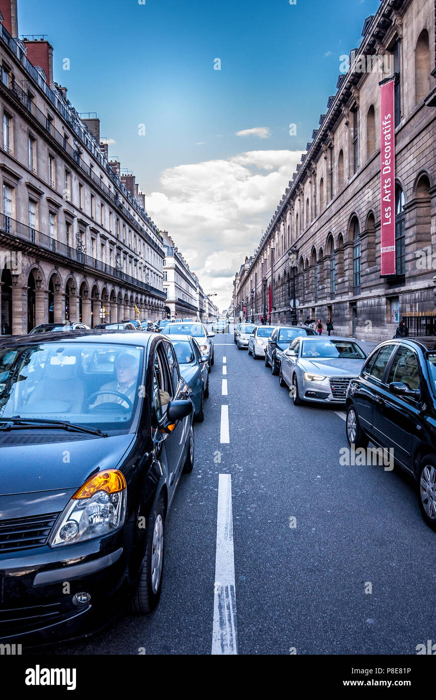 Strade acciottolate di parigi immagini e fotografie stock ad alta ...