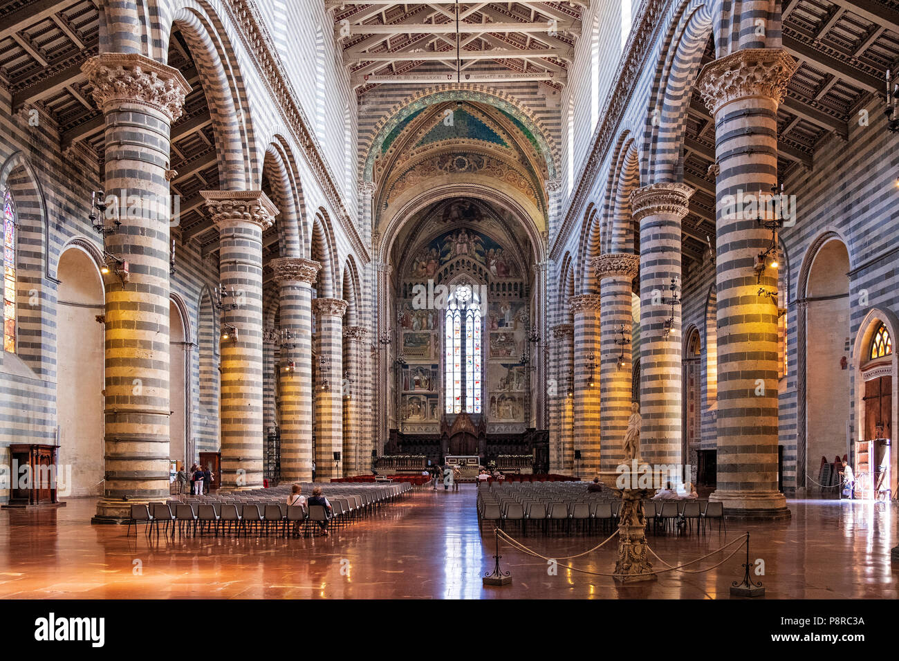 Orvieto, Italia - interno del Duomo di Orvieto Cattedrale in Piazza ... Orvieto, Italia - interno del Duomo di Orvieto Cattedrale in Piazza ...