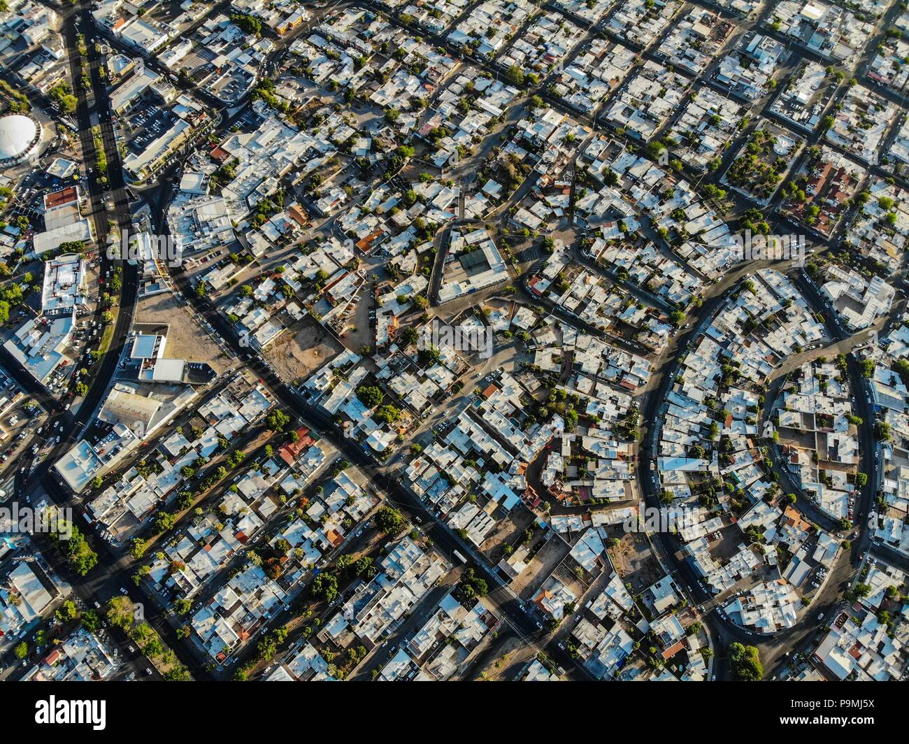 Vista aérea del ojo arquitectónico, Casas y calles de la colonia Modelo ...