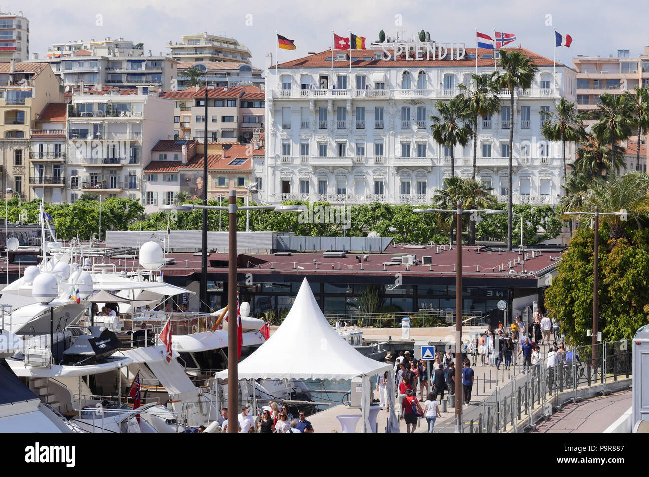 Cannes vecchia città immagini e fotografie stock ad alta risoluzione ...