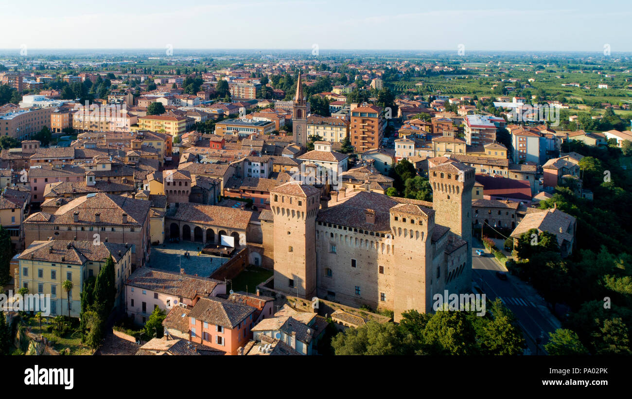 Veduta aerea del castello di Vignola, Emilia Romagna, Italia Foto stock ...