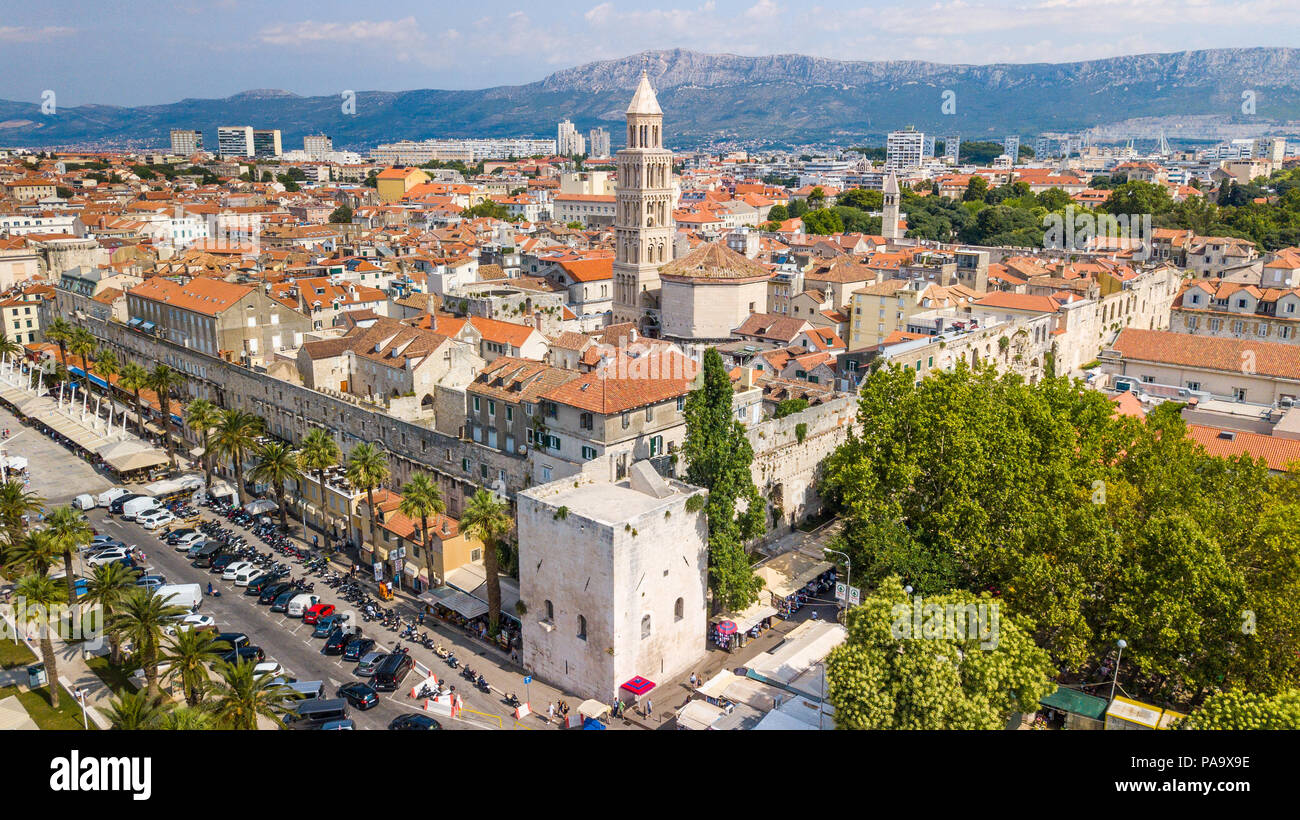 Diviso da sopra immagini e fotografie stock ad alta risoluzione - Alamy
