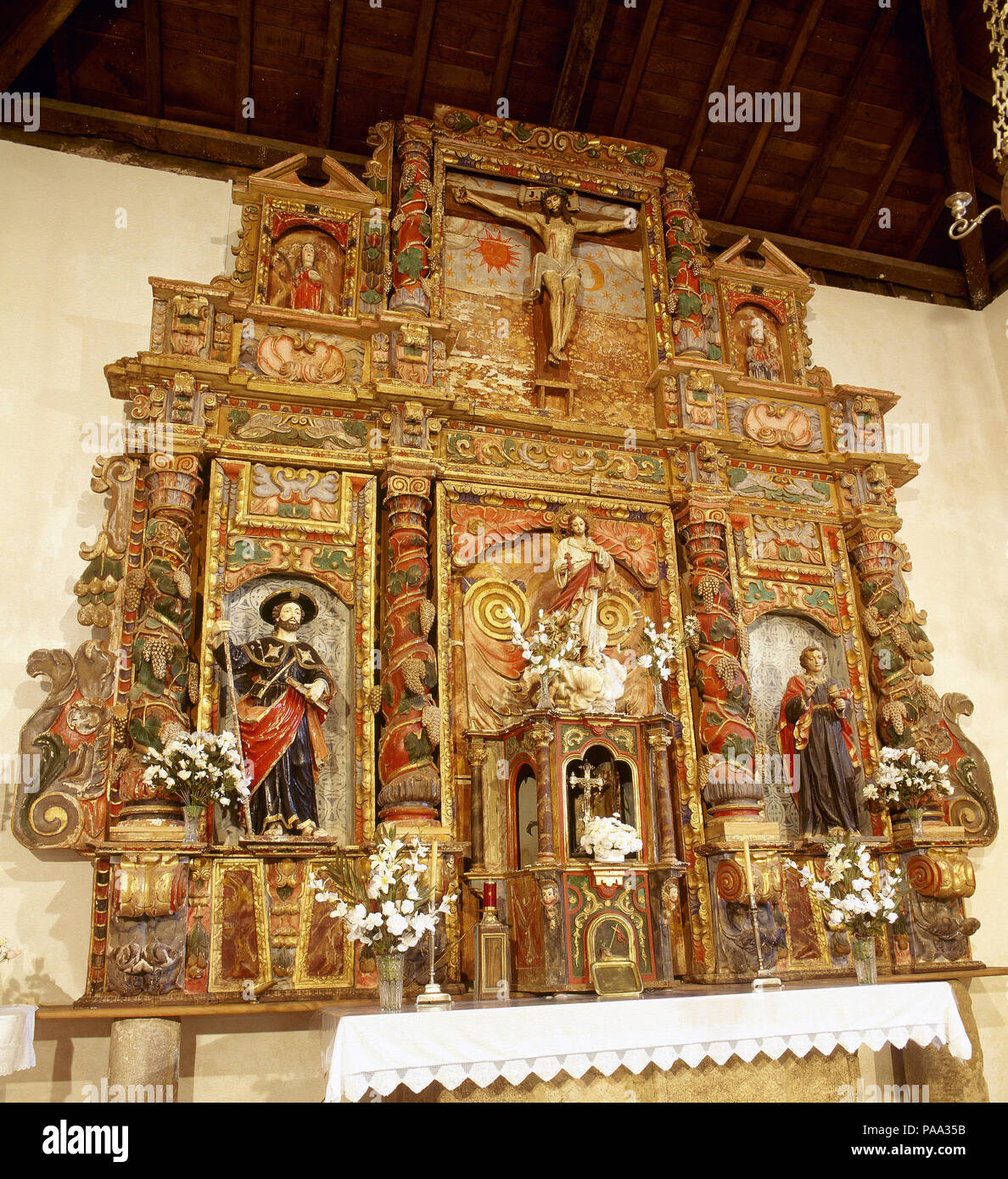 Spagna Galizia, provincia di Lugo. Barbadelo. Chiesa di Santiago. Pala ...