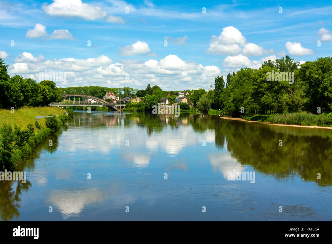 Decize france immagini e fotografie stock ad alta risoluzione - Alamy