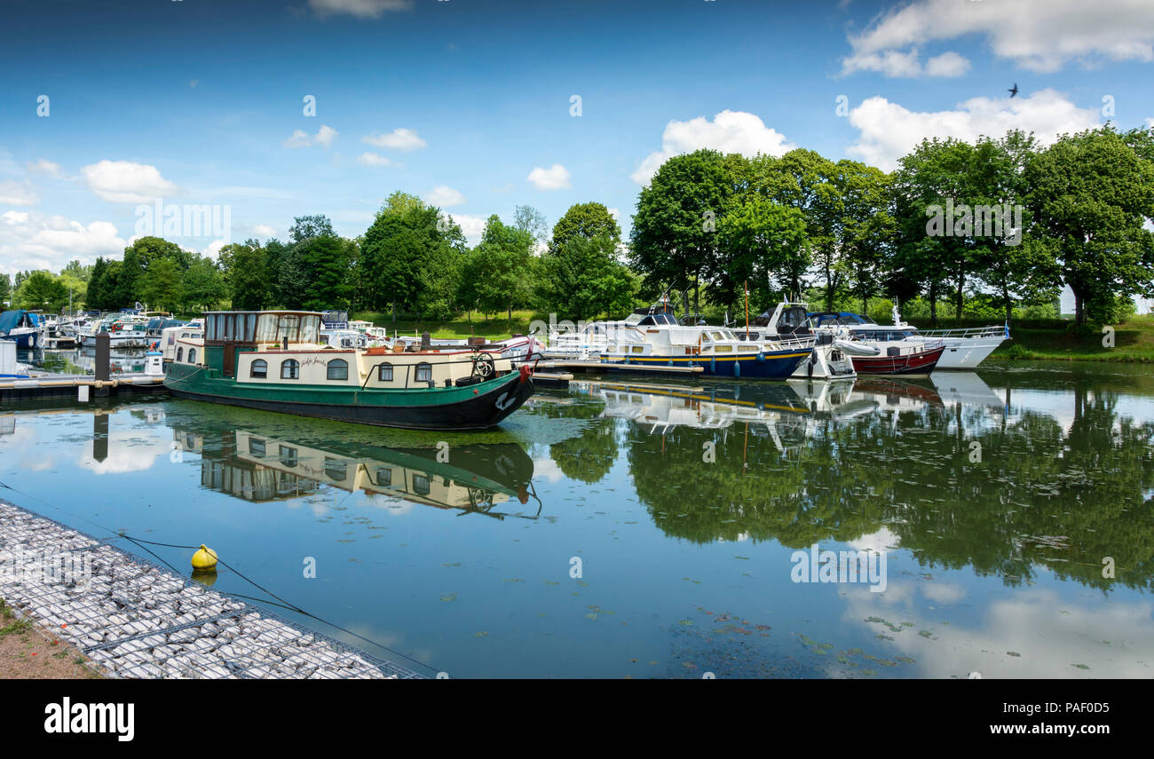 Decize france immagini e fotografie stock ad alta risoluzione - Alamy