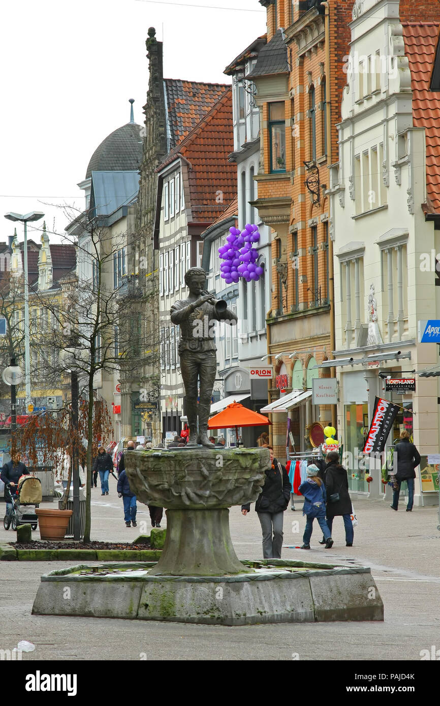 Statua pifferaio immagini e fotografie stock ad alta risoluzione - Alamy