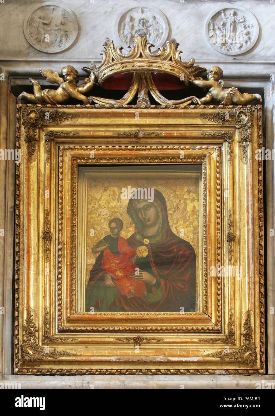 Vergine Maria con il Bambino Gesù, altare della Regina del Santo ...