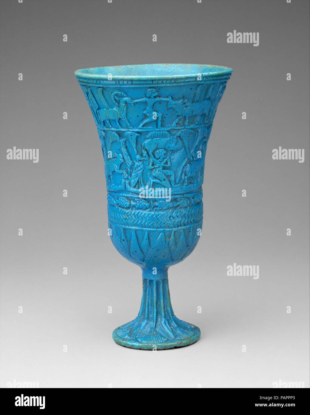 Lotiform calice. Dimensioni: h. 14,5 cm (5 11/16 in.). Dynasty: Dynasty ...