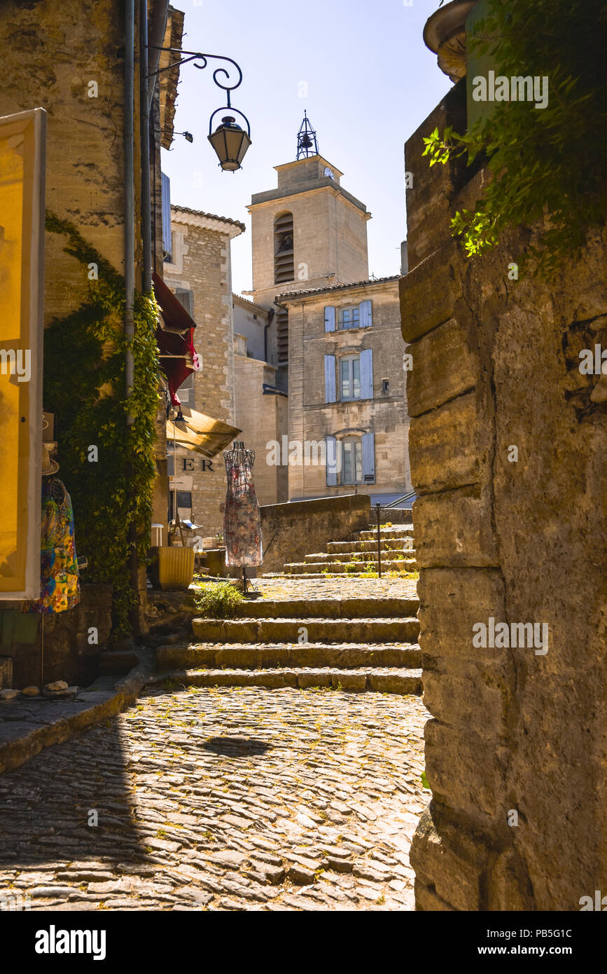 Luberon massif immagini e fotografie stock ad alta risoluzione - Alamy