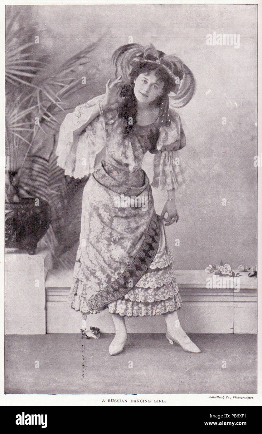 Russian dancing immagini e fotografie stock ad alta risoluzione - Alamy