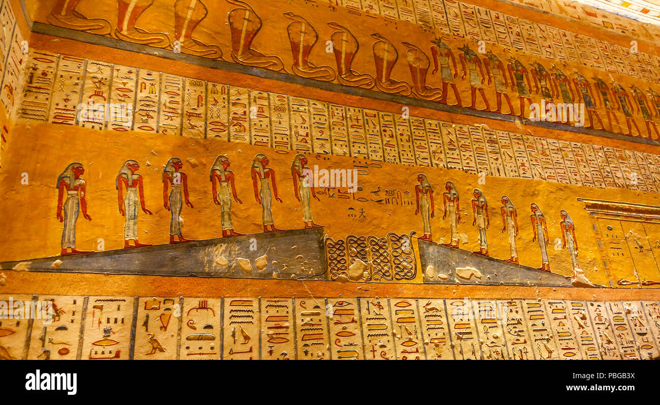 Geroglifici all'interno della tomba di Ramses iv o Ramesse IV (KV2 ...