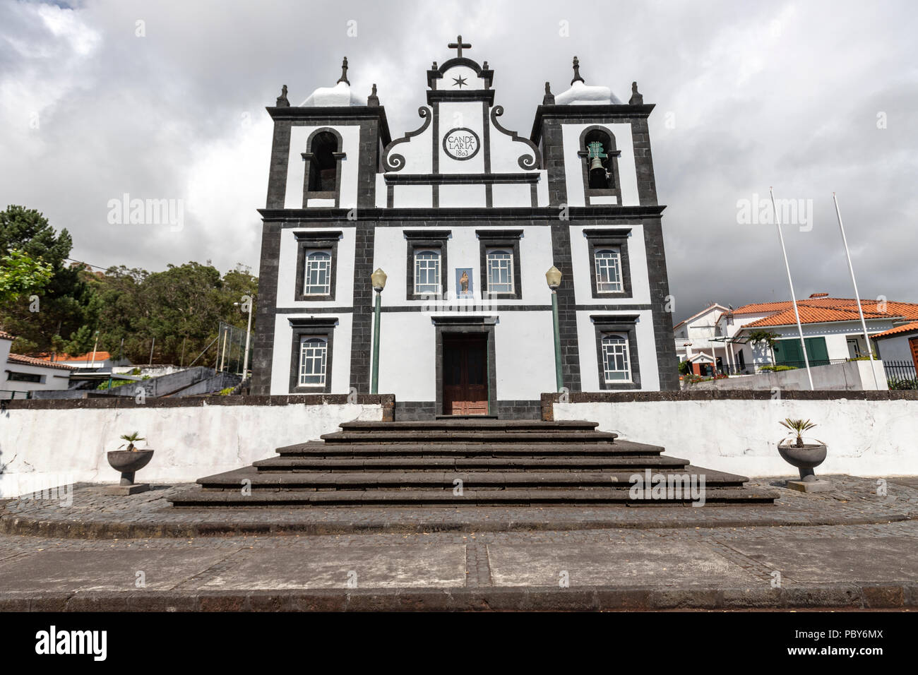 La chiesa di Nossa Senhora da Candeias, situato lungo la strada tra ...