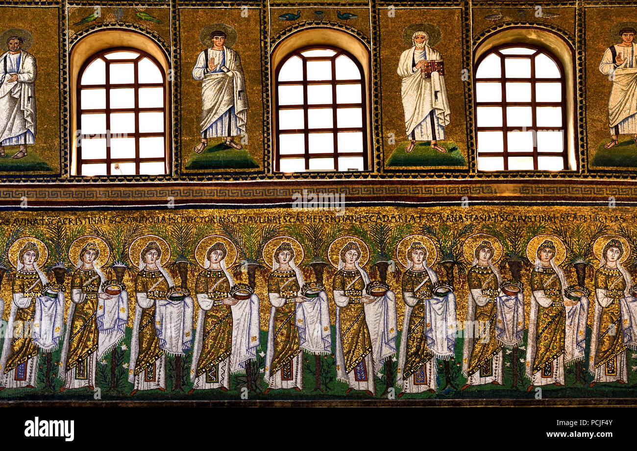 Sante Vergini offerte del cuscinetto alla Vergine Maria nella Basilica ...