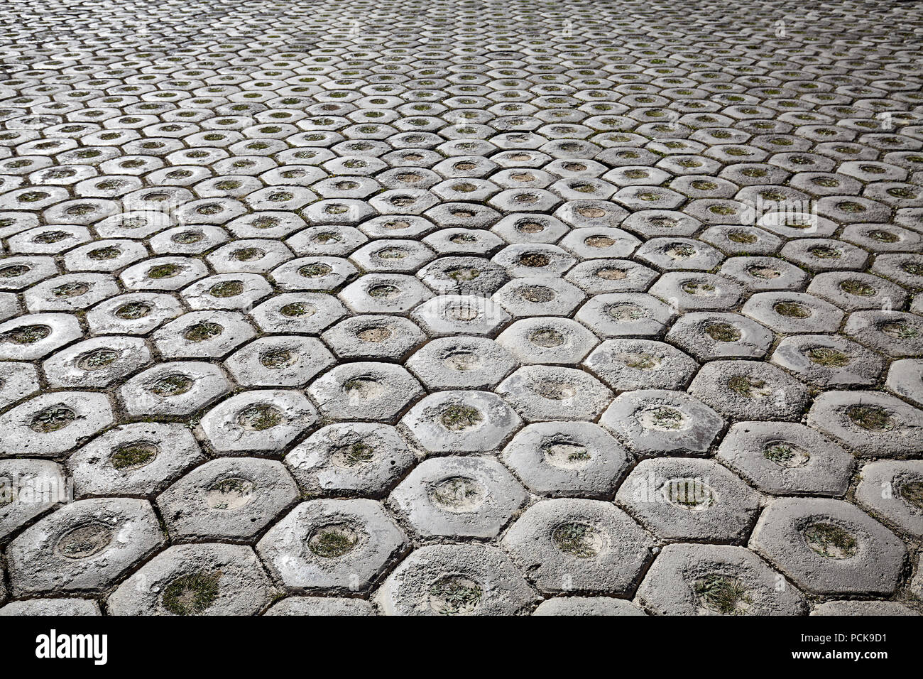 Blocchi stradali di cemento immagini e fotografie stock ad alta ...