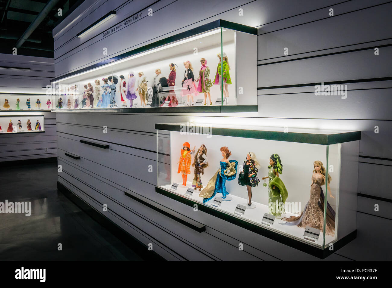 Barbie museum immagini e fotografie stock ad alta risoluzione - Alamy