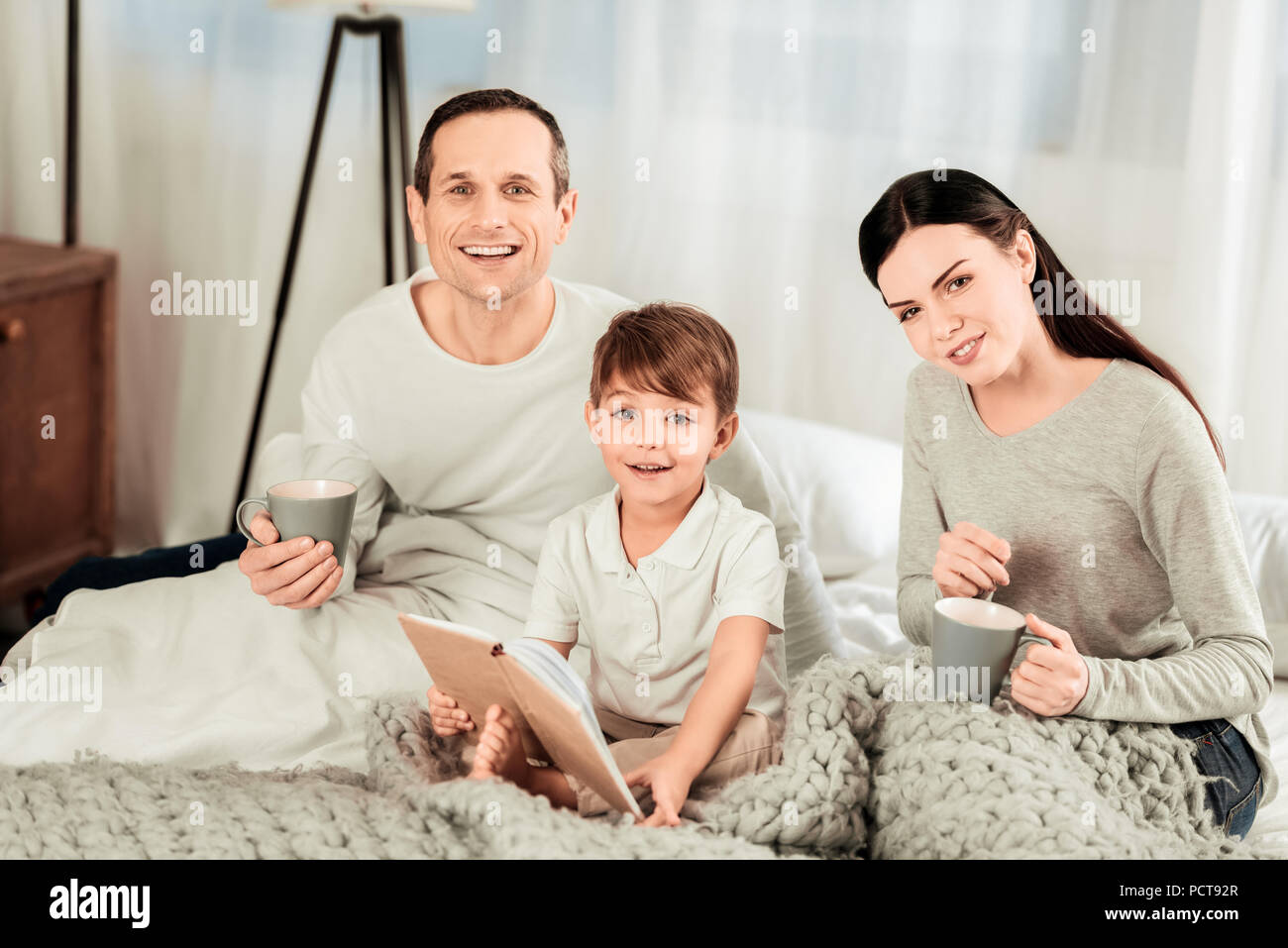 Ora di andare a letto in famiglia immagini e fotografie stock ad alta ...