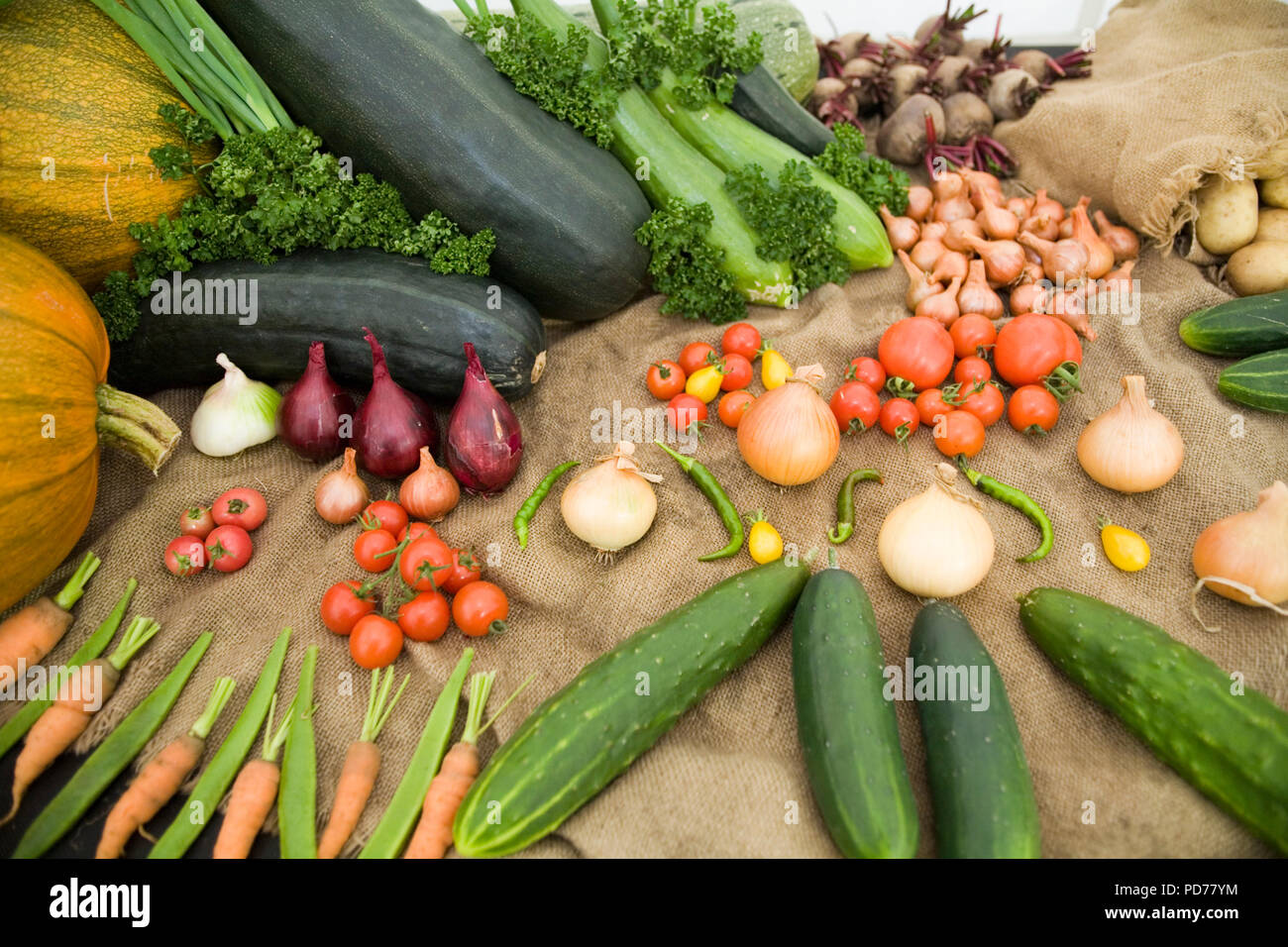 Verdure giganti immagini e fotografie stock ad alta risoluzione - Alamy
