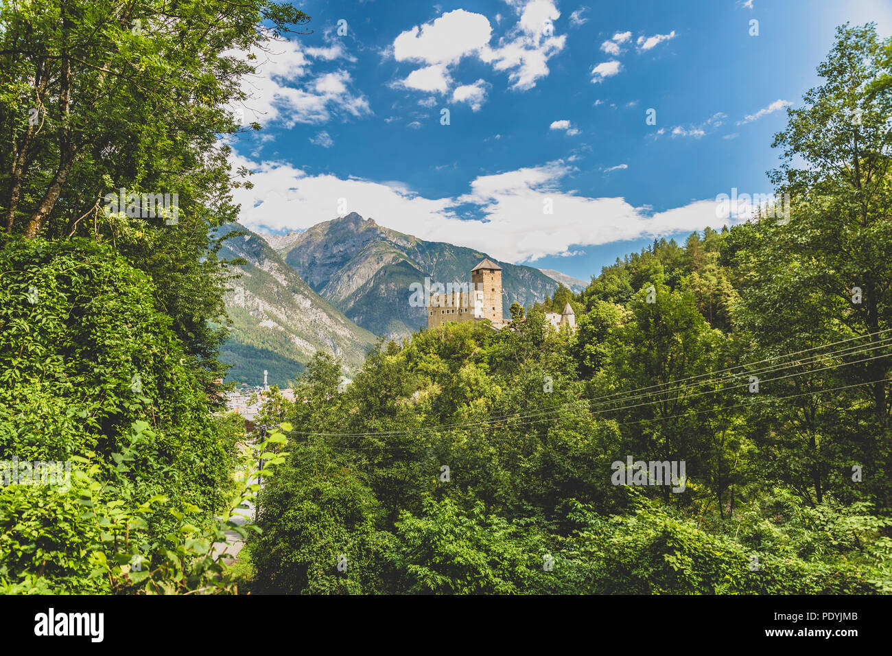 Schloss landeck immagini e fotografie stock ad alta risoluzione - Alamy