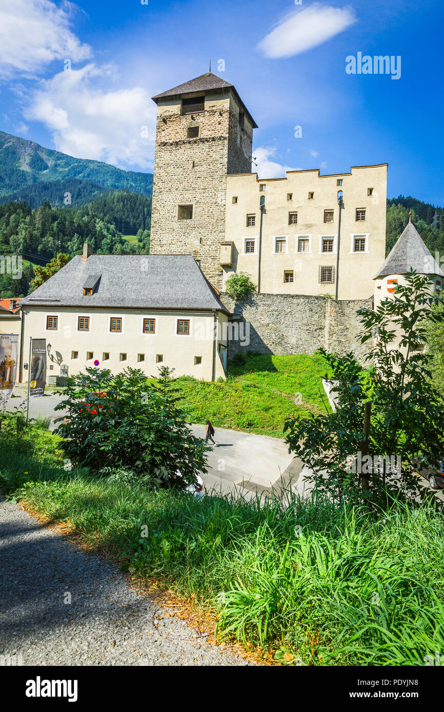 Schloss landeck immagini e fotografie stock ad alta risoluzione - Alamy