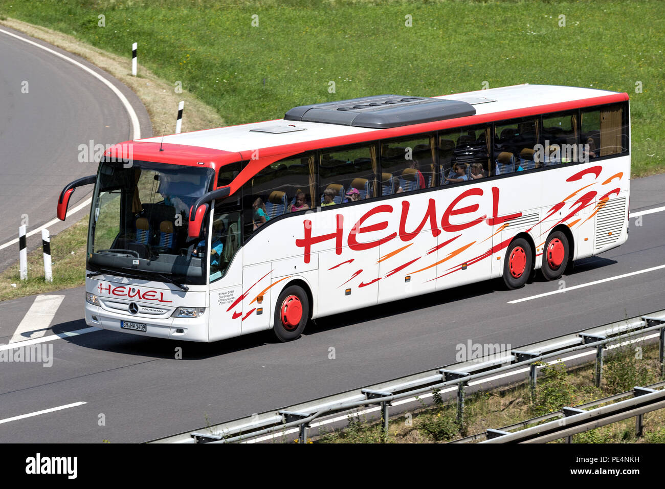 Mercedes benz tourismo coach immagini e fotografie stock ad alta risoluzione - Alamy