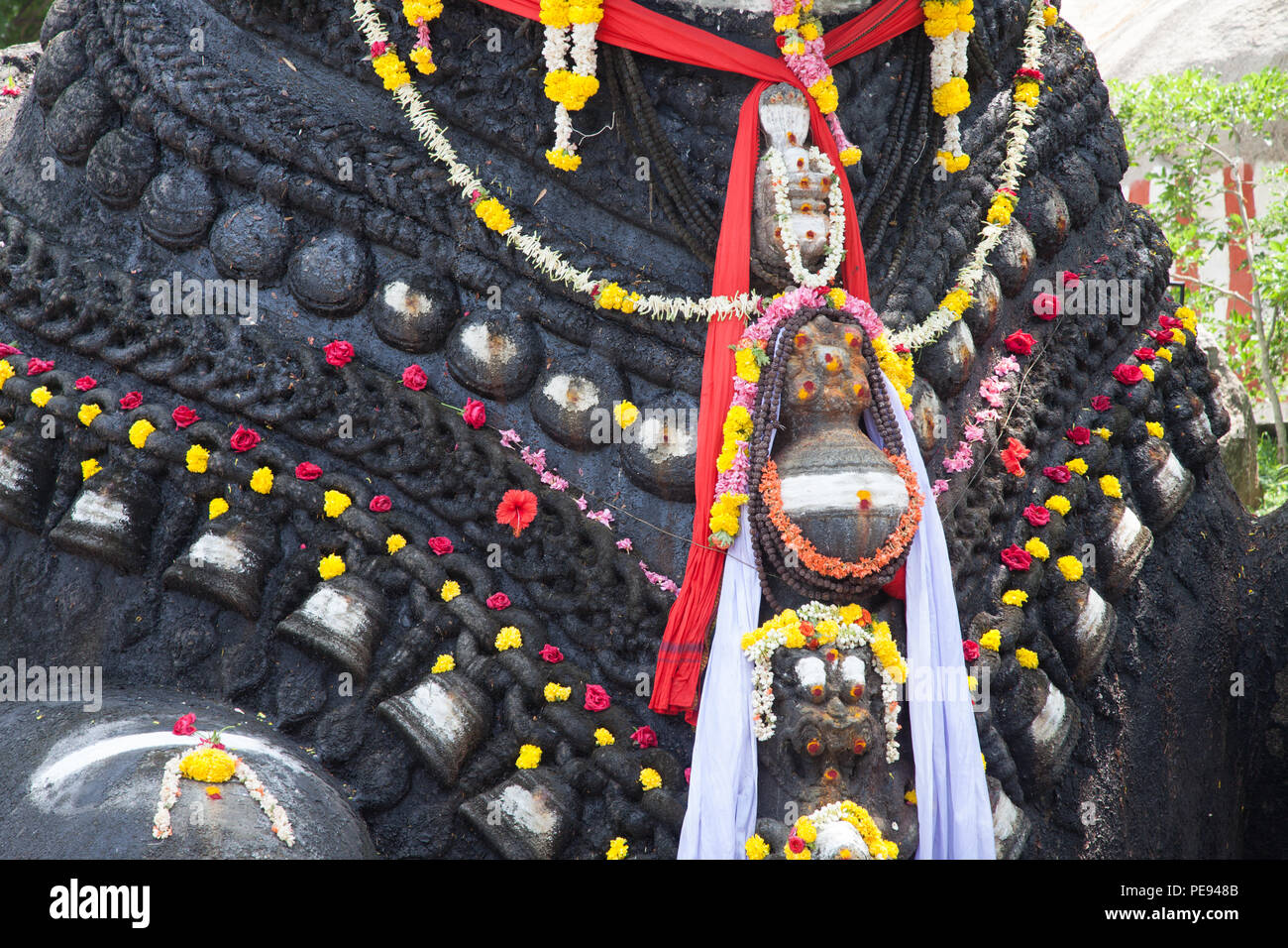 Nandi statue immagini e fotografie stock ad alta risoluzione - Alamy