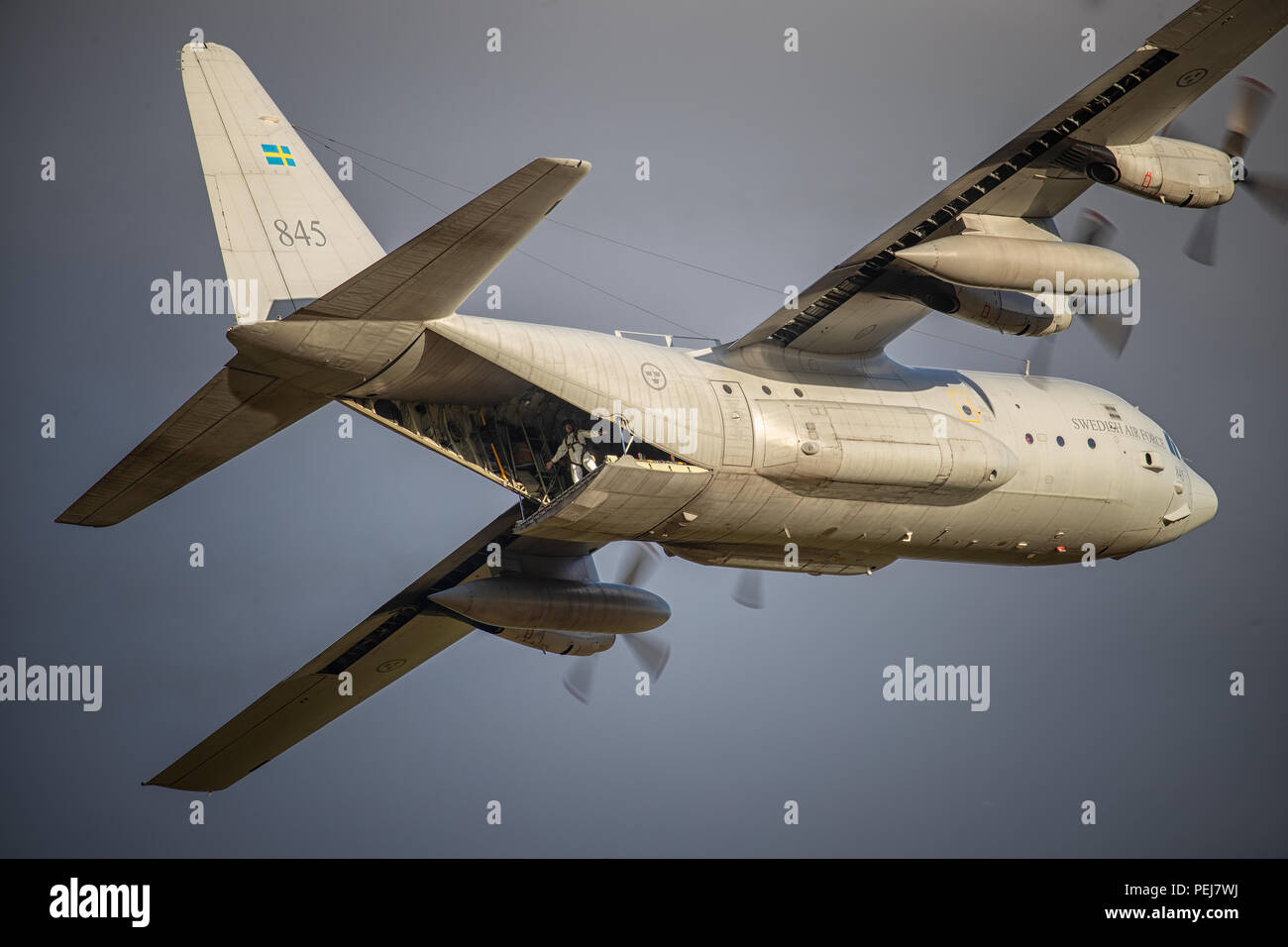 Lockheed c 130 hercules aereo da trasporto militare immagini e ...
