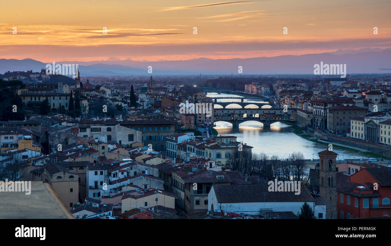 Galleria degli uffizi fiume arno firenze toscana immagini e fotografie ...