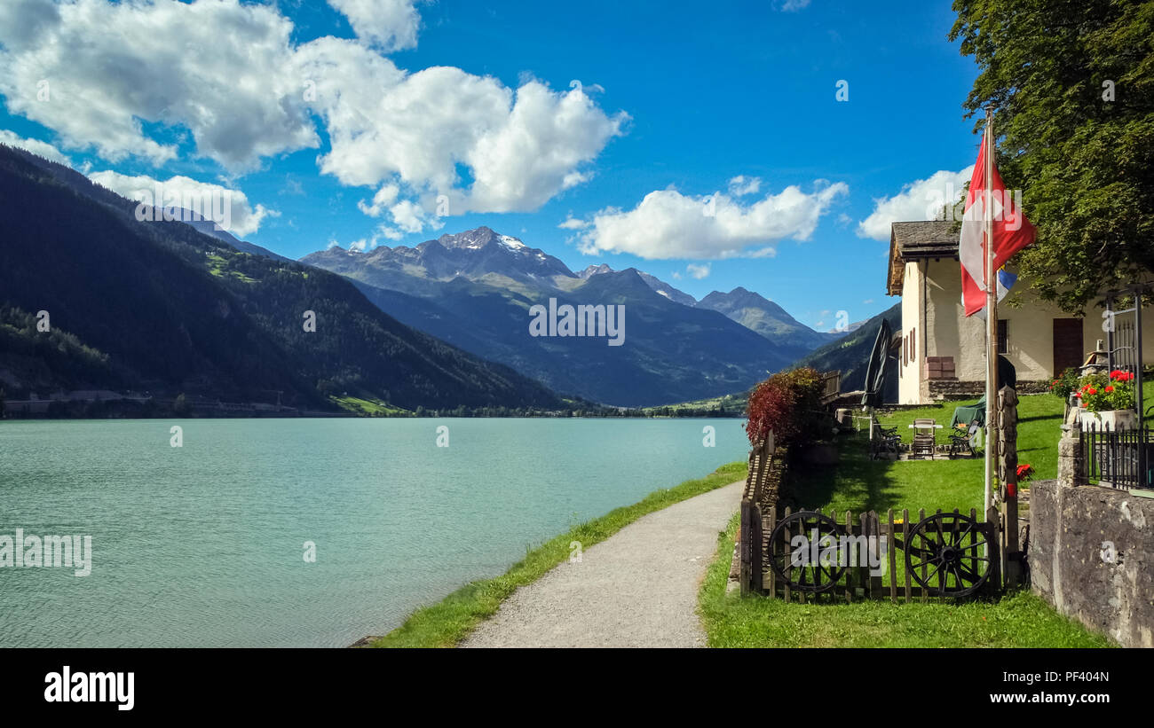Poschiavo lake immagini e fotografie stock ad alta risoluzione - Alamy