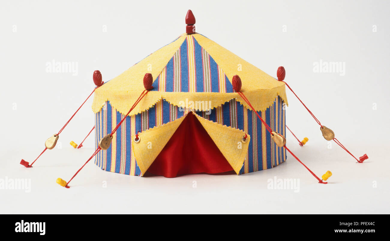 Circo da tendone da circo immagini e fotografie stock ad alta ...