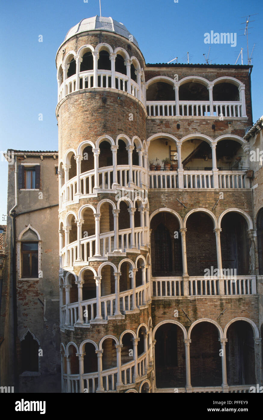L'Italia, Venezia, San Marco, Palazzo Contarini del Bovolo, facciata ...