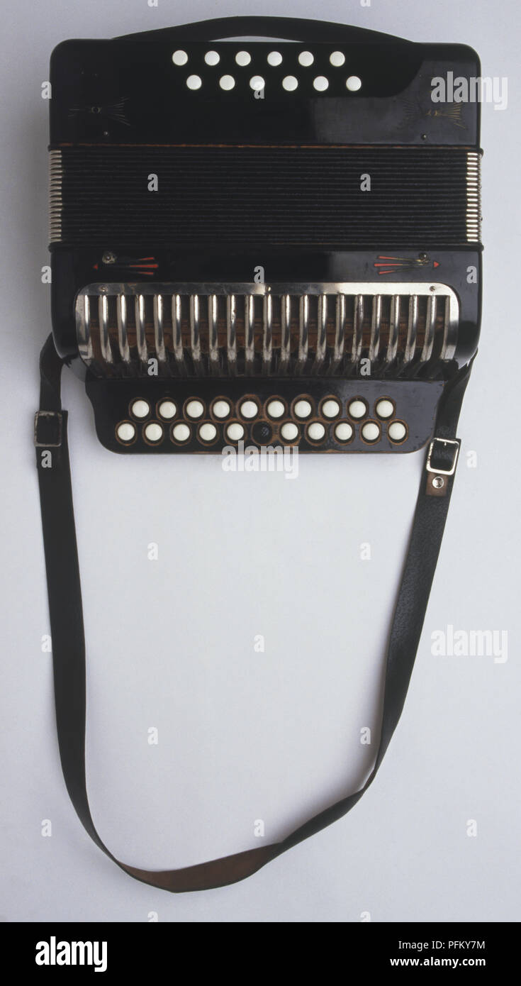 Vecchia fisarmonica immagini e fotografie stock ad alta risoluzione - Alamy