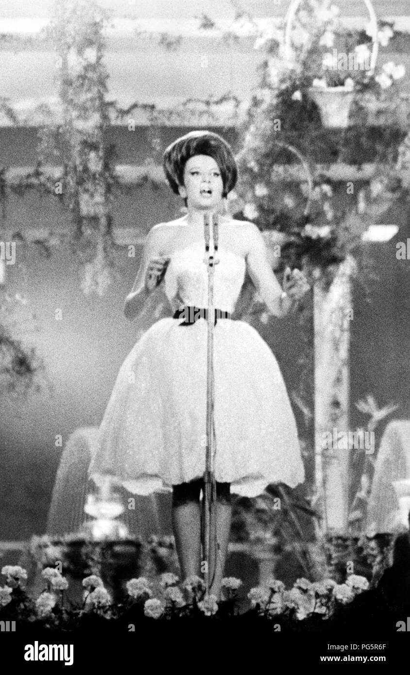 The italian singer mina immagini e fotografie stock ad alta risoluzione ...