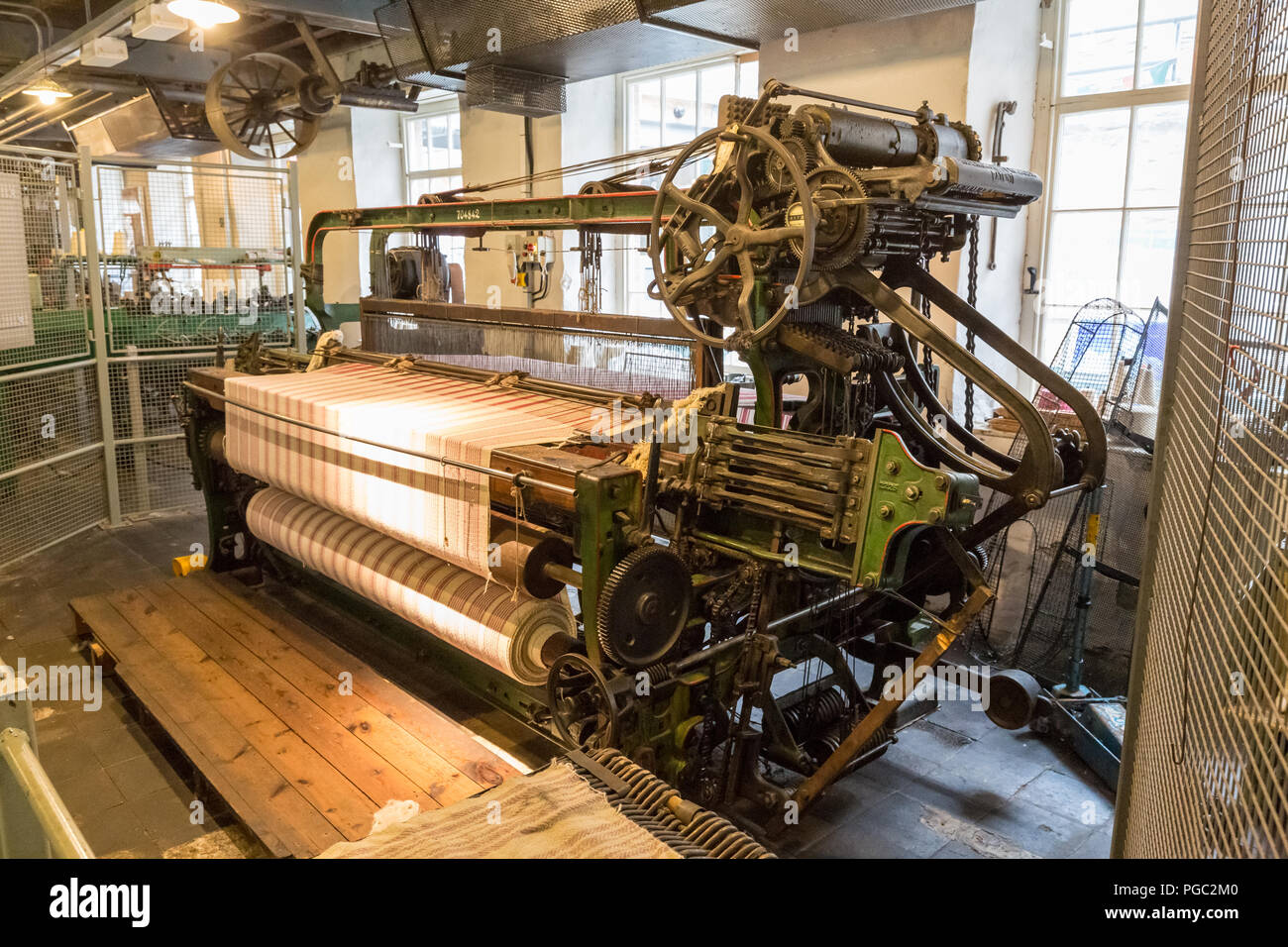 Telaio meccanico nella National Wool Museum, Drefach Felindre ...