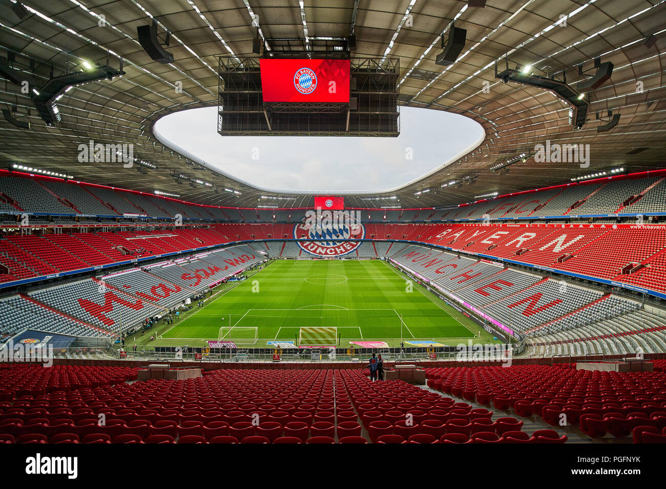 Allianz Arena Stadium Immagini & Allianz Arena Stadium Fotos Stock - Alamy
