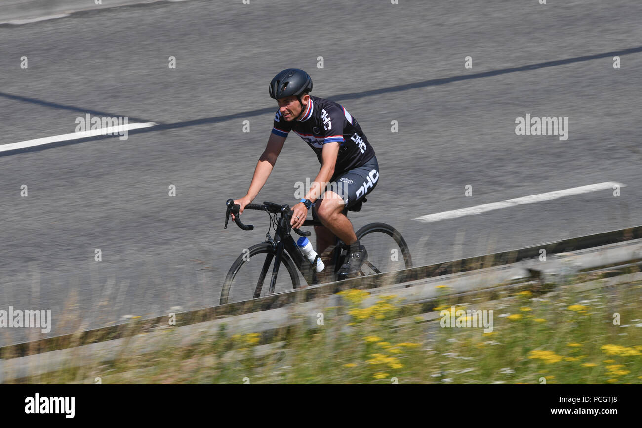 Ciclo di usura del lycra immagini e fotografie stock ad alta ...